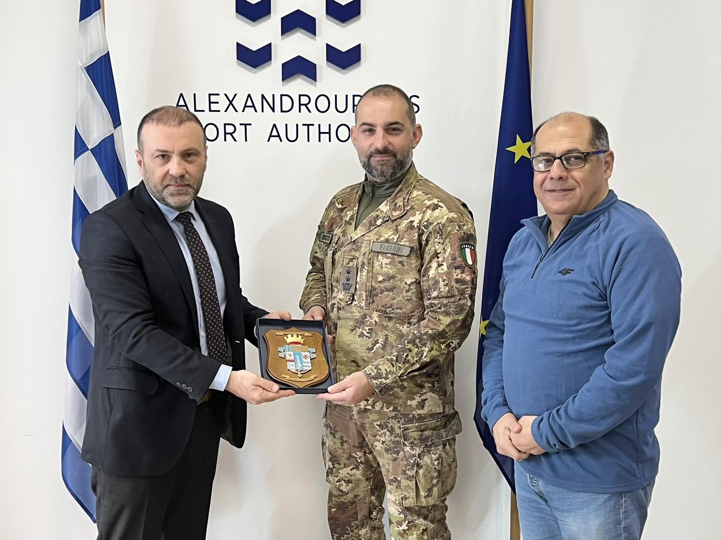 Ολοκληρώθηκε η 1η -για φέτος- μεταφορά του υλικού του Ιταλικού στρατού ...